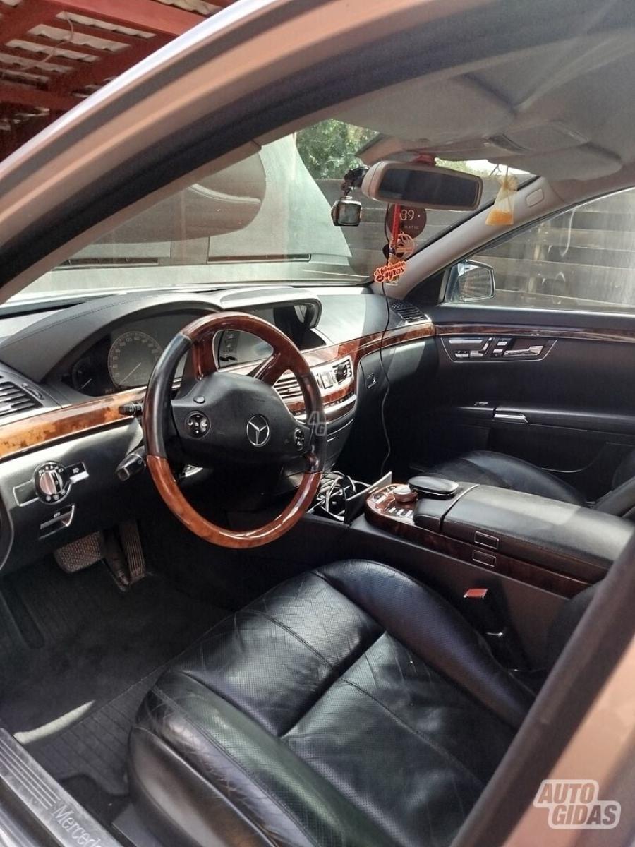 Mercedes-Benz S 320 2008 in Kretinga, with an engine capacity of 3.00 L and mileage of 380 thousand km for 8000 €, photo 8 on AUTOMOTO.COM.LV