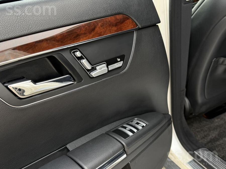 Balts Mercedes-Benz S 320 2006 Rīga, ar dzinēja tilpumu 3.00 L un nobraukumu 293 tūkst. km par 4500 €, foto 16 vietnē AUTOMOTO.COM.LV