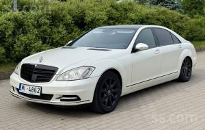 Белый Мерседес С 320 2006 в Рига, объемом двигателя 3.00 л и пробегом 293 тыс. км за 4500 €, фото  на AUTOMOTO.COM.LV
