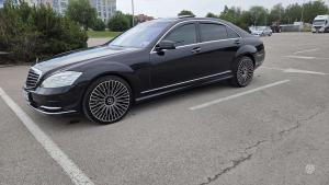Melns Mercedes-Benz S 350 2012 Šauļi, ar dzinēja tilpumu 2.99 L un nobraukumu 350 tūkst. km par 12500 €, foto 3 vietnē AUTOMOTO.COM.LV