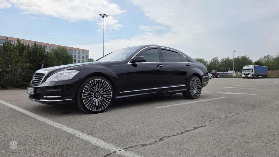 Melns Mercedes-Benz S 350 2012 Šauļi, ar dzinēja tilpumu 2.99 L un nobraukumu 350 tūkst. km par 12500 €, foto 6 vietnē AUTOMOTO.COM.LV
