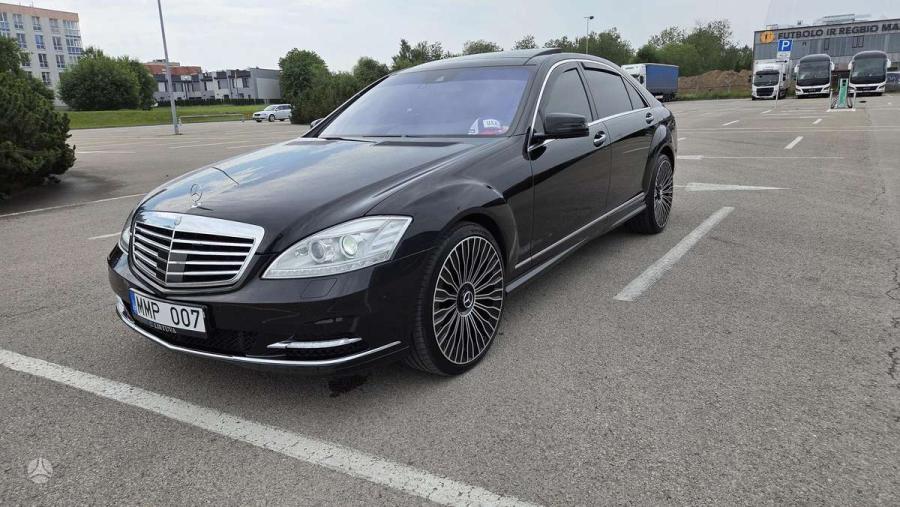 Melns Mercedes-Benz S 350 2012 Šauļi, ar dzinēja tilpumu 2.99 L un nobraukumu 350 tūkst. km par 12500 €, foto 7 vietnē AUTOMOTO.COM.LV