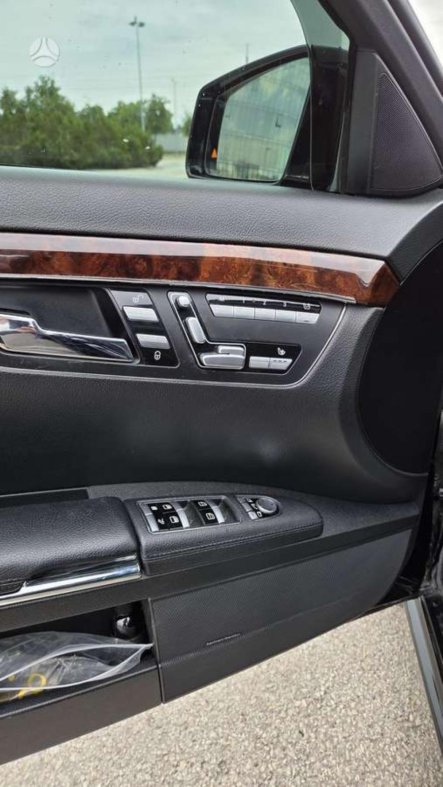 Melns Mercedes-Benz S 350 2012 Šauļi, ar dzinēja tilpumu 2.99 L un nobraukumu 350 tūkst. km par 12500 €, foto 18 vietnē AUTOMOTO.COM.LV