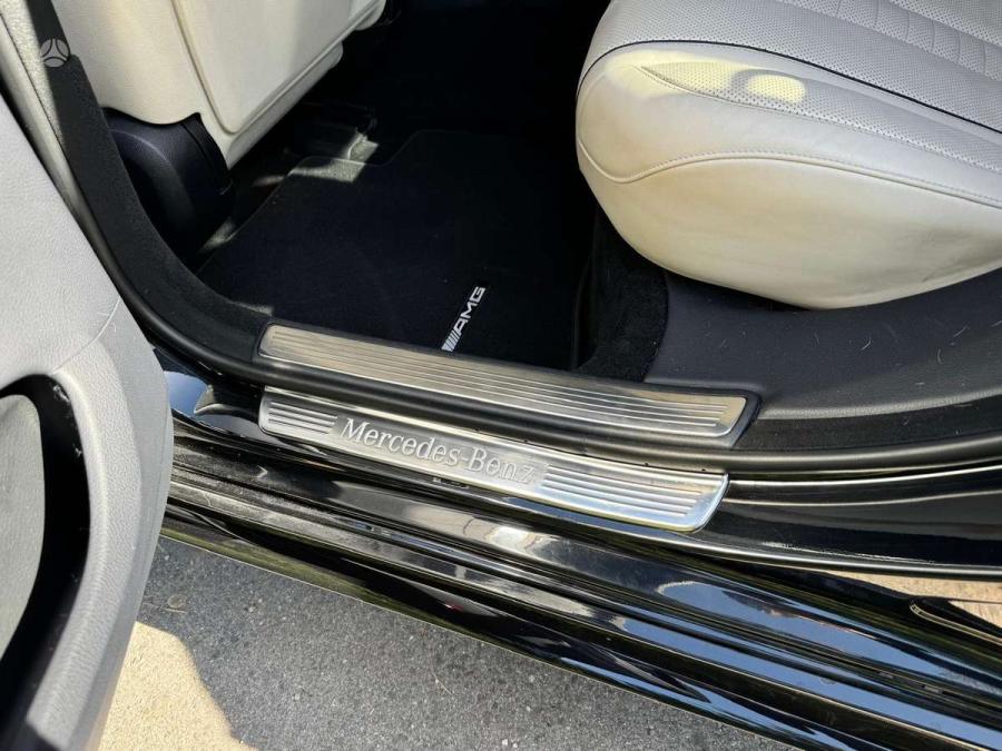 Black Mercedes-Benz S 350 2018 in Vilnius, with an engine capacity of 2.93 L and mileage of 136 thousand km for 45100 €, photo 33 on AUTOMOTO.COM.LV