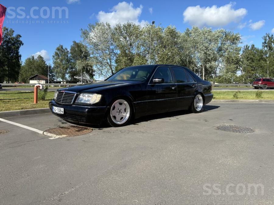 Черный Мерседес С 350 1995 в Рига, объемом двигателя 3.50 л и пробегом 0 тыс. км за 5700 €, фото 1 на AUTOMOTO.COM.LV