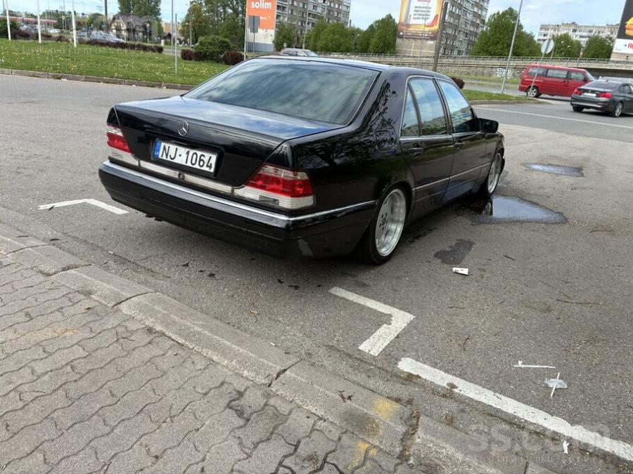 Черный Мерседес С 350 1995 в Рига, объемом двигателя 3.50 л и пробегом 0 тыс. км за 5700 €, фото 4 на AUTOMOTO.COM.LV