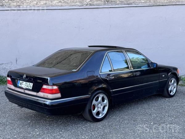 Black Mercedes-Benz S 350 1995 in Riga, with an engine capacity of 3.50 L and mileage of 0 thousand km for 4490 €, photo 6 on AUTOMOTO.COM.LV