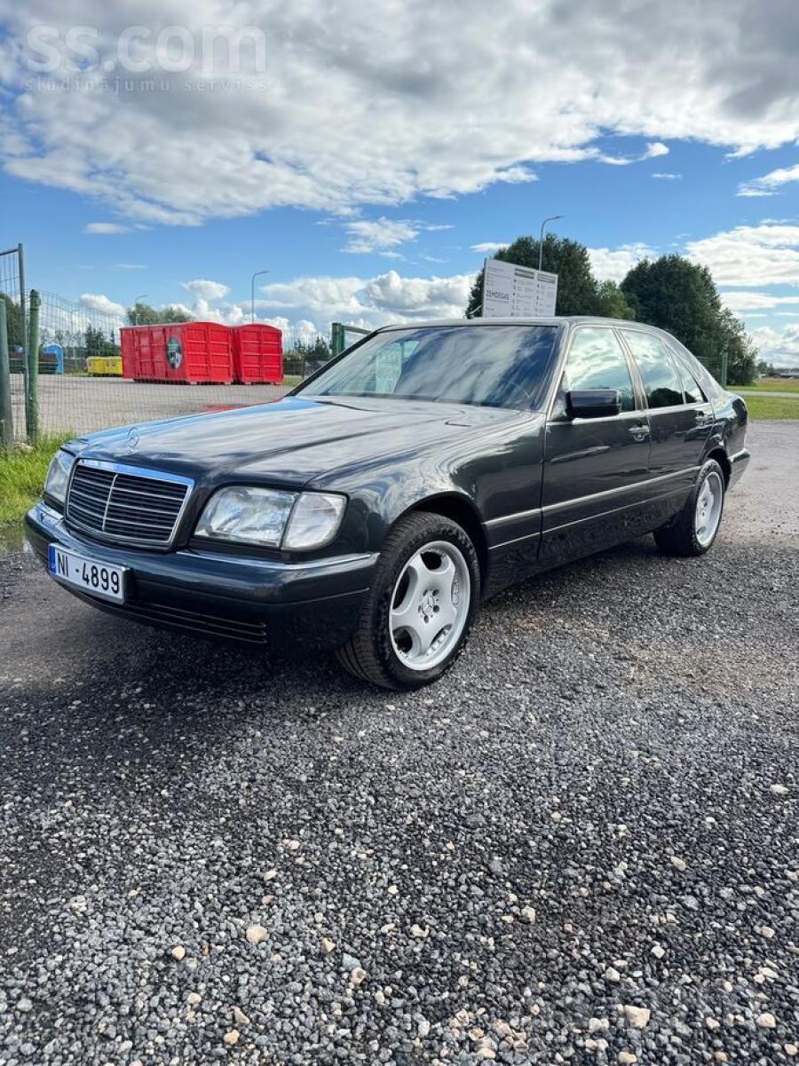 Black Mercedes-Benz S 350 1995 in Riga, with an engine capacity of 3.40 L and mileage of 346 thousand km for 8500 €, photo 1 on AUTOMOTO.COM.LV