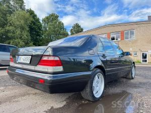 Black Mercedes-Benz S 350 1995 in Riga, with an engine capacity of 3.40 L and mileage of 346 thousand km for 8500 €, photo 4 on AUTOMOTO.COM.LV