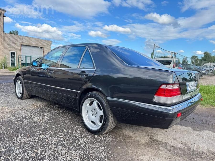 Black Mercedes-Benz S 350 1995 in Riga, with an engine capacity of 3.40 L and mileage of 346 thousand km for 8500 €, photo 5 on AUTOMOTO.COM.LV