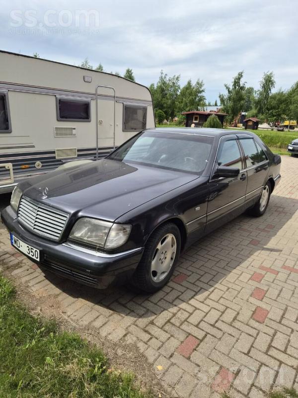 Melns Mercedes-Benz S 350 1995 Preiļi, ar dzinēja tilpumu 3.00 L un nobraukumu 340 tūkst. km par 8000 €, foto 1 vietnē AUTOMOTO.COM.LV