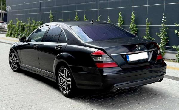 Black Mercedes-Benz S 350 2005 in Klaipeda, with an engine capacity of 3.50 L and mileage of 385 thousand km for 5700 €, photo 8 on AUTOMOTO.COM.LV