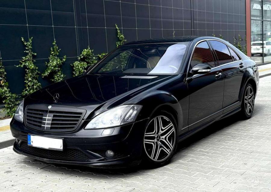 Melns Mercedes-Benz S 350 2005 Klaipėda, ar dzinēja tilpumu 3.50 L un nobraukumu 385 tūkst. km par 5850 €, foto 2 vietnē AUTOMOTO.COM.LV