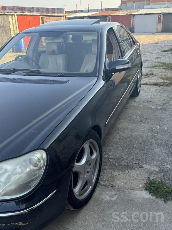 Melns Mercedes-Benz S 350 2005 Liepāja, ar dzinēja tilpumu 3.70 L un nobraukumu 240 tūkst. km par 1000 €, foto 4 vietnē AUTOMOTO.COM.LV