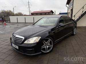 Melns Mercedes-Benz S 350 2005 Rīga, ar dzinēja tilpumu 3.50 L un nobraukumu 328 tūkst. km par 6490 €, foto  vietnē AUTOMOTO.COM.LV