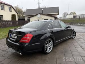 Melns Mercedes-Benz S 350 2005 Rīga, ar dzinēja tilpumu 3.50 L un nobraukumu 328 tūkst. km par 6490 €, foto 5 vietnē AUTOMOTO.COM.LV