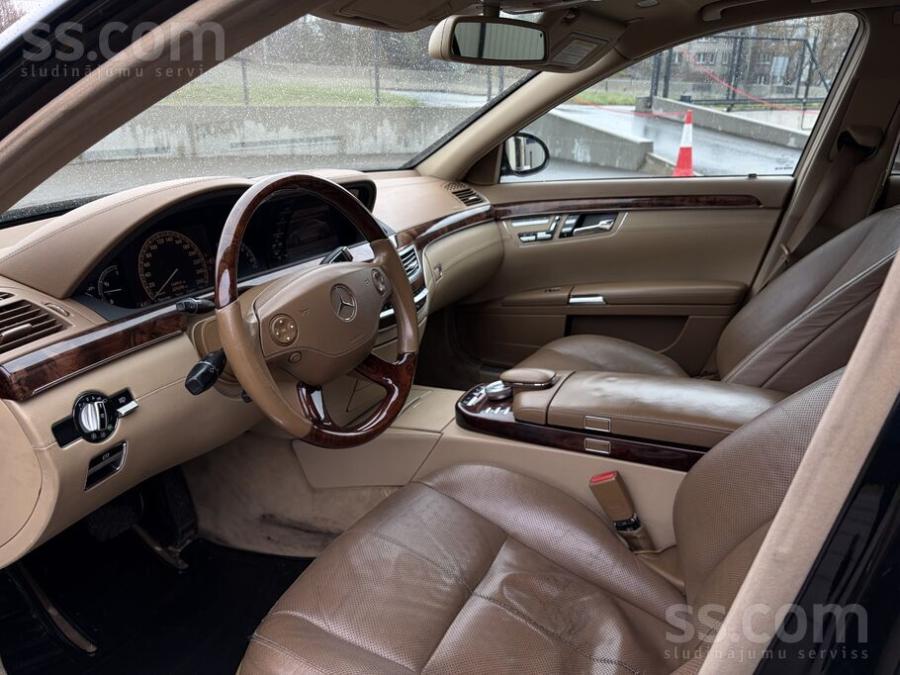 Melns Mercedes-Benz S 350 2005 Rīga, ar dzinēja tilpumu 3.50 L un nobraukumu 328 tūkst. km par 6490 €, foto 10 vietnē AUTOMOTO.COM.LV