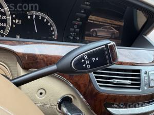 Melns Mercedes-Benz S 350 2005 Rīga, ar dzinēja tilpumu 3.50 L un nobraukumu 328 tūkst. km par 6490 €, foto 20 vietnē AUTOMOTO.COM.LV