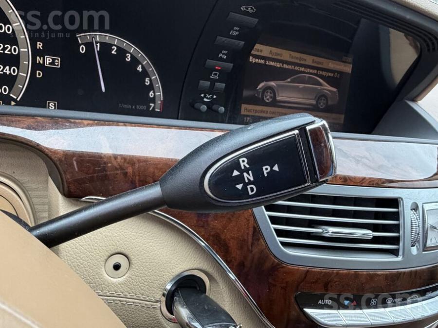 Melns Mercedes-Benz S 350 2005 Rīga, ar dzinēja tilpumu 3.50 L un nobraukumu 328 tūkst. km par 6490 €, foto 20 vietnē AUTOMOTO.COM.LV