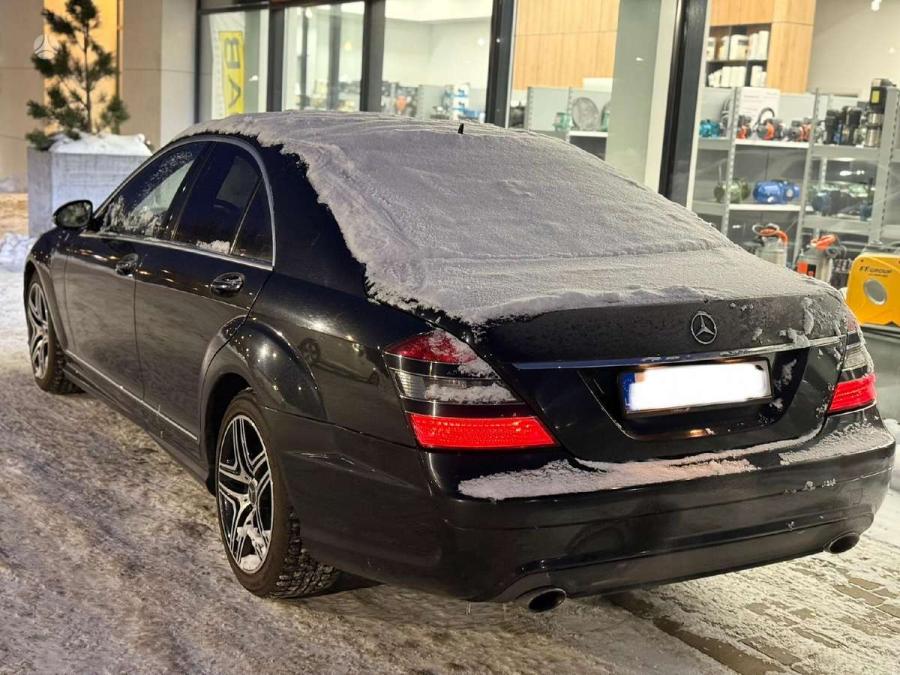 Melns Mercedes-Benz S 350 2006 Klaipėda, ar dzinēja tilpumu 3.50 L un nobraukumu 375 tūkst. km par 6700 €, foto 29 vietnē AUTOMOTO.COM.LV