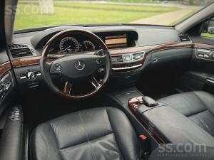 Черный Мерседес С 350 2006 в Рига, объемом двигателя 3.50 л и пробегом 270 тыс. км за 6000 €, фото 11 на AUTOMOTO.COM.LV