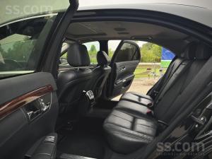 Черный Мерседес С 350 2006 в Рига, объемом двигателя 3.50 л и пробегом 270 тыс. км за 6000 €, фото 14 на AUTOMOTO.COM.LV