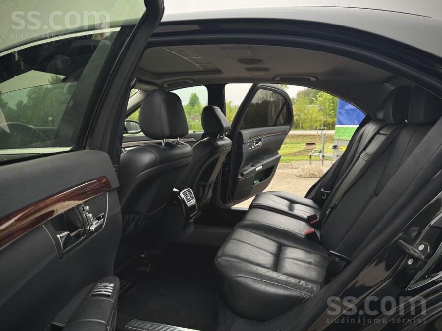 Черный Мерседес С 350 2006 в Рига, объемом двигателя 3.50 л и пробегом 270 тыс. км за 6000 €, фото 14 на AUTOMOTO.COM.LV