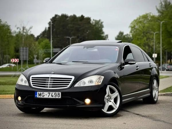 Черный Мерседес С 350 2006 в Рига, объемом двигателя 3.50 л и пробегом 270 тыс. км за 6000 €, фото 1 на AUTOMOTO.COM.LV