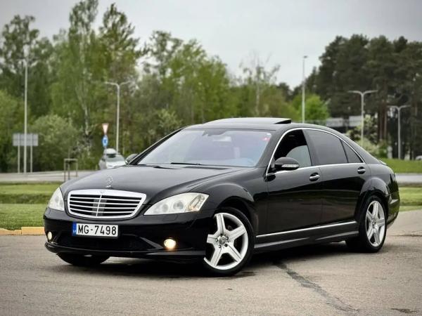 Черный Мерседес С 350 2006 в Рига, объемом двигателя 3.50 л и пробегом 270 тыс. км за 6000 €, фото 2 на AUTOMOTO.COM.LV