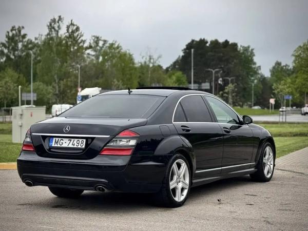 Черный Мерседес С 350 2006 в Рига, объемом двигателя 3.50 л и пробегом 270 тыс. км за 6000 €, фото 9 на AUTOMOTO.COM.LV