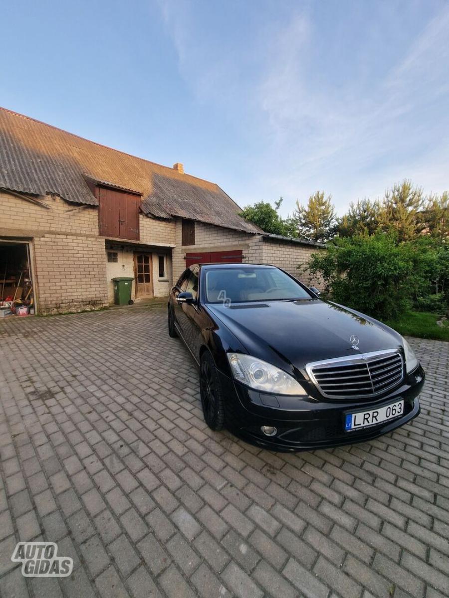 Черный Мерседес С 350 2006 в Кретинга, объемом двигателя 3.50 л и пробегом 331 тыс. км за 5100 €, фото 4 на AUTOMOTO.COM.LV