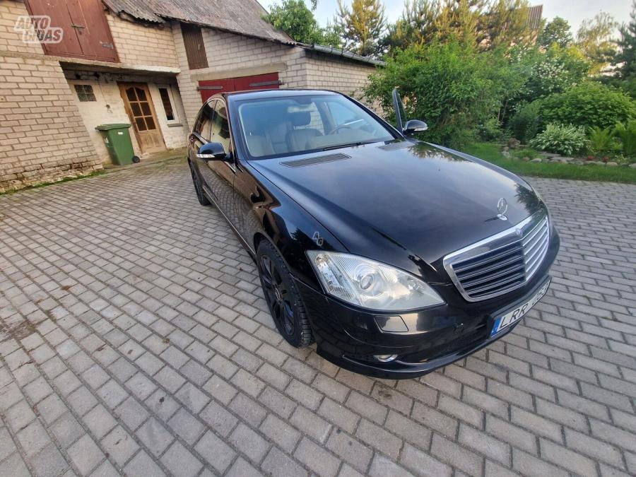 Черный Мерседес С 350 2006 в Кретинга, объемом двигателя 3.50 л и пробегом 331 тыс. км за 5100 €, фото 8 на AUTOMOTO.COM.LV