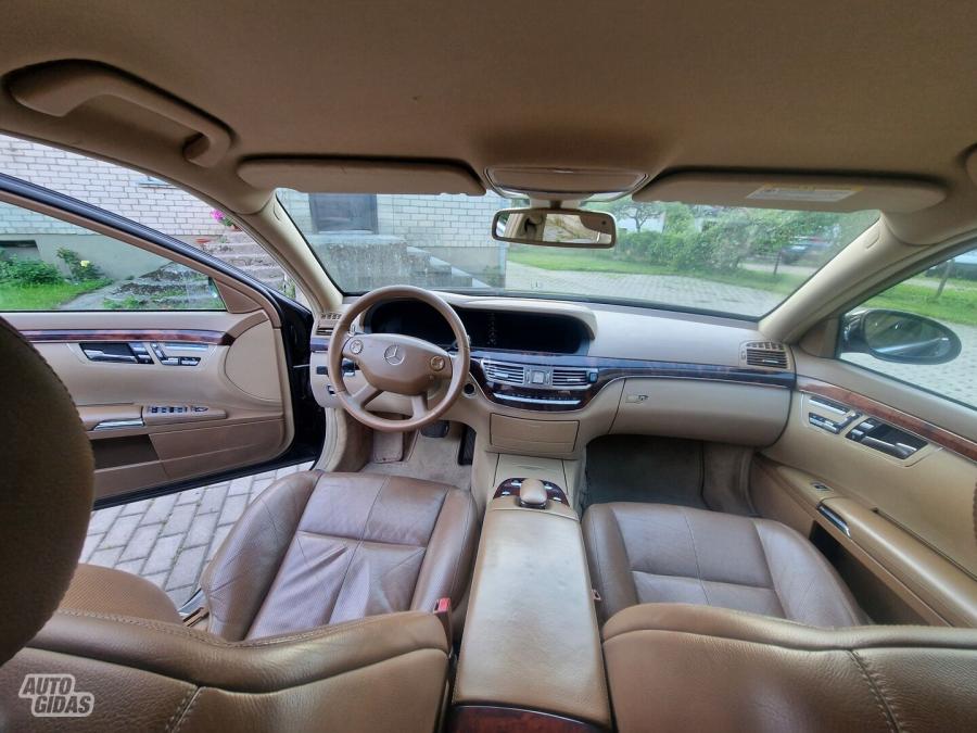 Черный Мерседес С 350 2006 в Кретинга, объемом двигателя 3.50 л и пробегом 331 тыс. км за 5100 €, фото 12 на AUTOMOTO.COM.LV