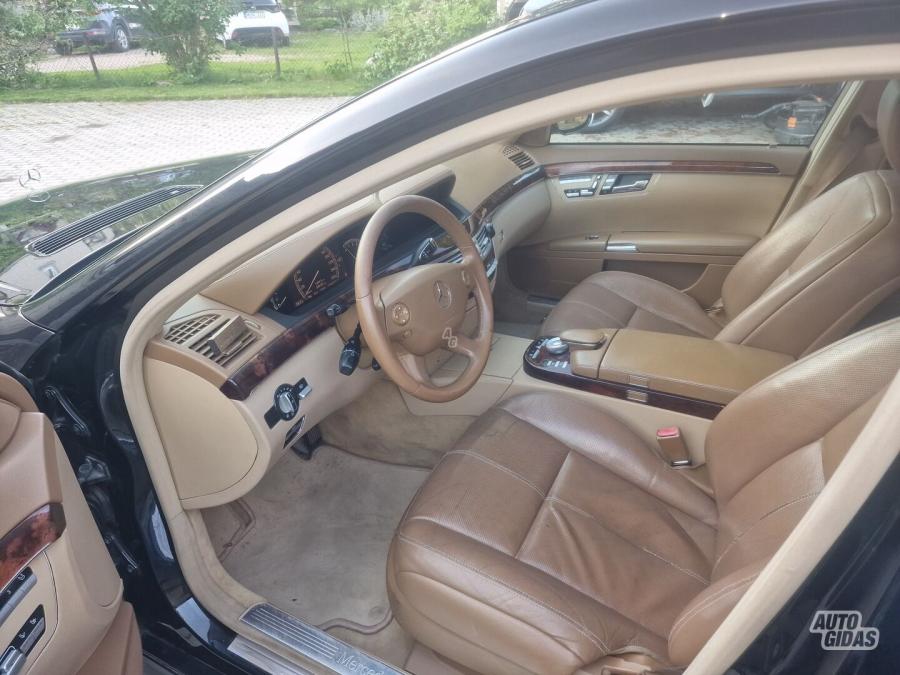 Черный Мерседес С 350 2006 в Кретинга, объемом двигателя 3.50 л и пробегом 331 тыс. км за 5100 €, фото 18 на AUTOMOTO.COM.LV