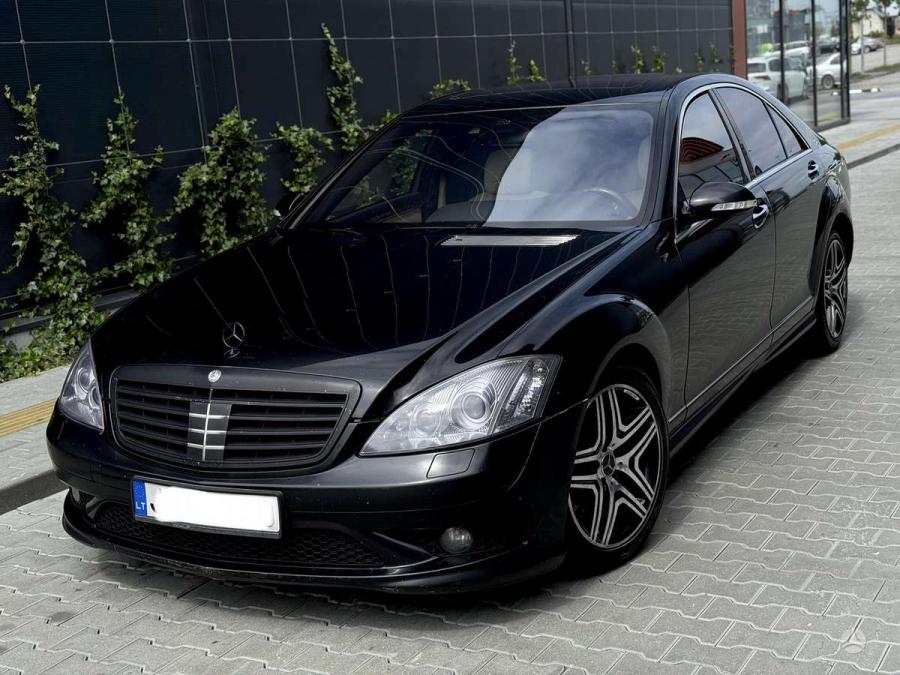 Черный Мерседес С 350 2006 в Клайпеда, объемом двигателя 3.50 л и пробегом 365 тыс. км за 4700 €, фото 4 на AUTOMOTO.COM.LV