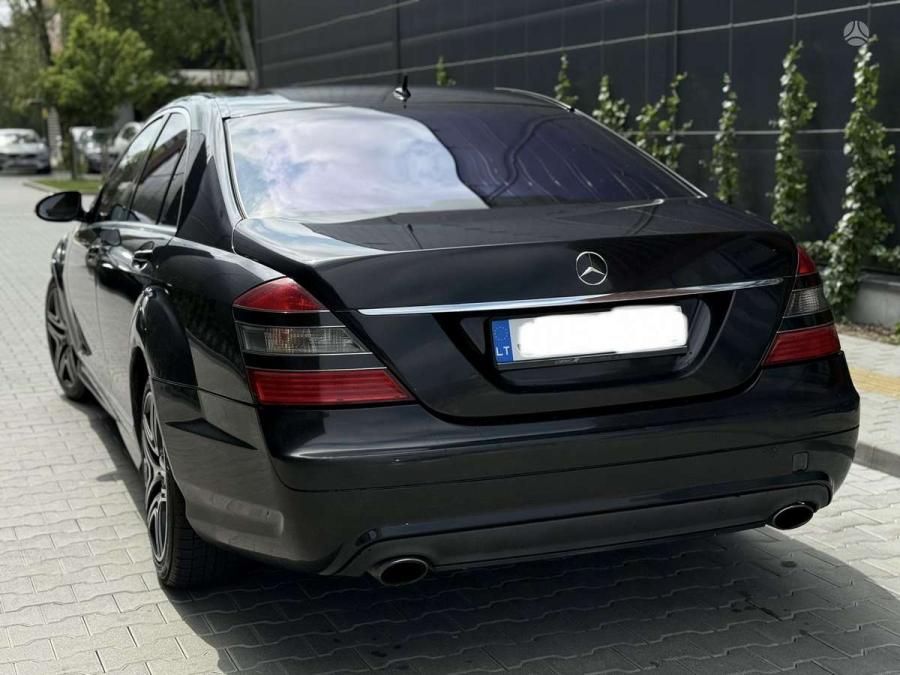 Черный Мерседес С 350 2006 в Клайпеда, объемом двигателя 3.50 л и пробегом 365 тыс. км за 4700 €, фото 13 на AUTOMOTO.COM.LV