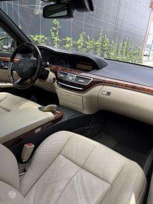 Черный Мерседес С 350 2006 в Клайпеда, объемом двигателя 3.50 л и пробегом 365 тыс. км за 4700 €, фото 19 на AUTOMOTO.COM.LV