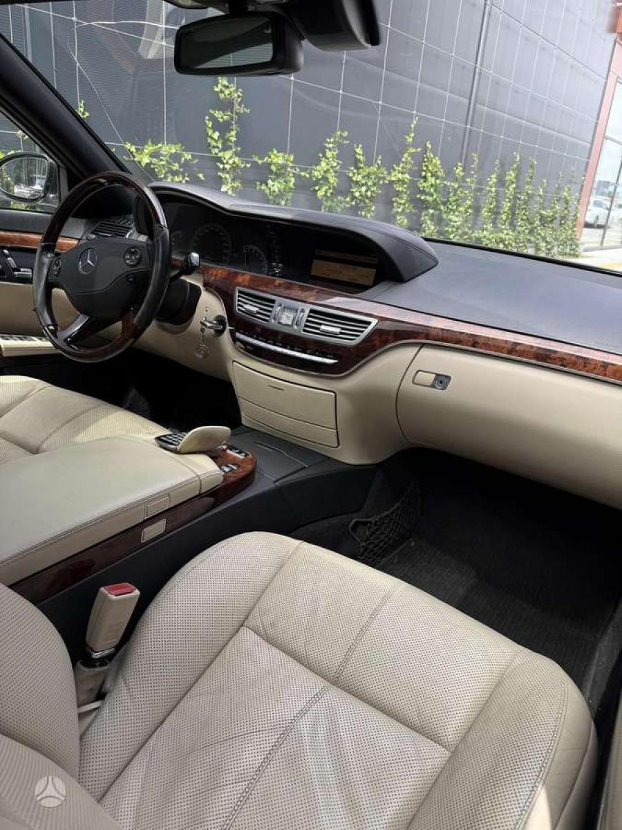 Черный Мерседес С 350 2006 в Клайпеда, объемом двигателя 3.50 л и пробегом 365 тыс. км за 4700 €, фото 19 на AUTOMOTO.COM.LV