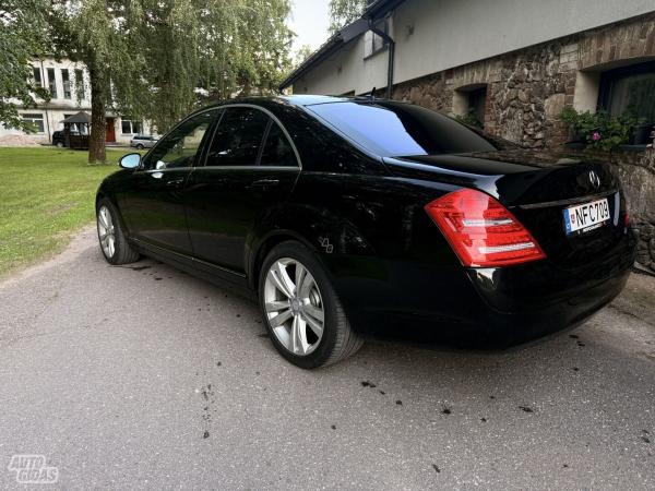 Черный Мерседес С 350 2006 в Паневежис, объемом двигателя 3.50 л и пробегом 309 тыс. км за 8000 €, фото 5 на AUTOMOTO.COM.LV