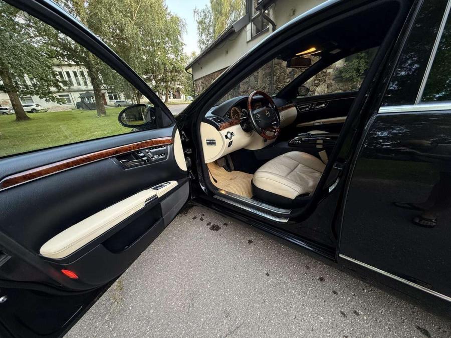 Черный Мерседес С 350 2006 в Паневежис, объемом двигателя 3.50 л и пробегом 309 тыс. км за 8000 €, фото 8 на AUTOMOTO.COM.LV