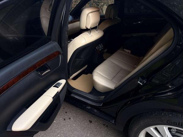 Melns Mercedes-Benz S 350 2006 Panevēža, ar dzinēja tilpumu 3.50 L un nobraukumu 309 tūkst. km par 8000 €, foto 8 vietnē AUTOMOTO.COM.LV