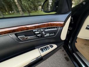 Черный Мерседес С 350 2006 в Паневежис, объемом двигателя 3.50 л и пробегом 309 тыс. км за 8000 €, фото 12 на AUTOMOTO.COM.LV