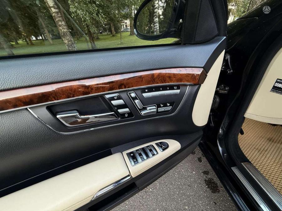 Черный Мерседес С 350 2006 в Паневежис, объемом двигателя 3.50 л и пробегом 309 тыс. км за 8000 €, фото 12 на AUTOMOTO.COM.LV