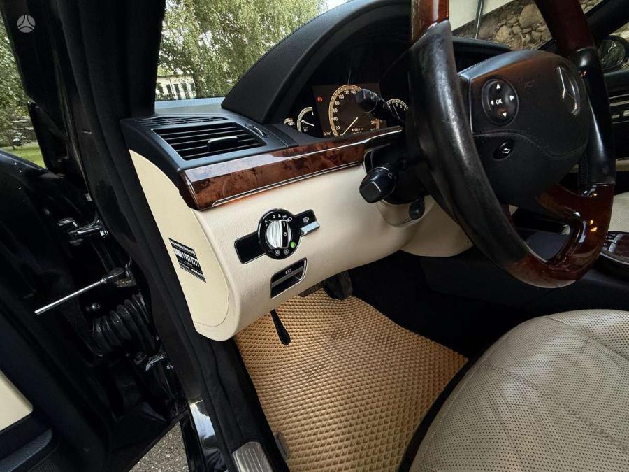 Черный Мерседес С 350 2006 в Паневежис, объемом двигателя 3.50 л и пробегом 309 тыс. км за 8000 €, фото 13 на AUTOMOTO.COM.LV