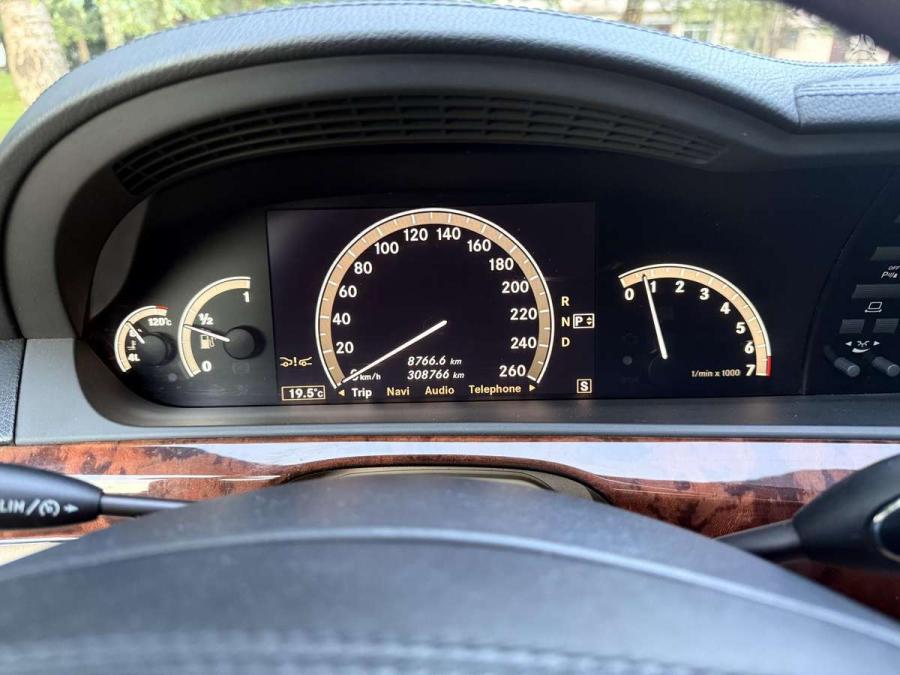 Черный Мерседес С 350 2006 в Паневежис, объемом двигателя 3.50 л и пробегом 309 тыс. км за 8000 €, фото 20 на AUTOMOTO.COM.LV