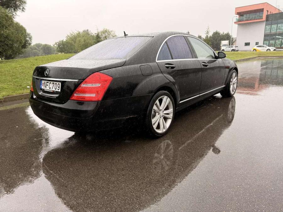 Черный Мерседес С 350 2006 в Паневежис, объемом двигателя 3.50 л и пробегом 309 тыс. км за 8000 €, фото 27 на AUTOMOTO.COM.LV