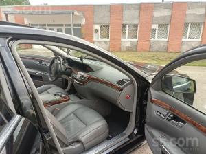Черный Мерседес С 350 2006 в Елгава, объемом двигателя 3.50 л и пробегом 217 тыс. км за 7500 €, фото 3 на AUTOMOTO.COM.LV