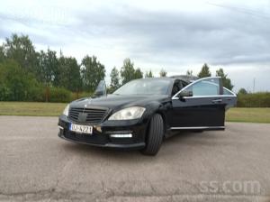 Черный Мерседес С 350 2006 в Елгава, объемом двигателя 3.50 л и пробегом 217 тыс. км за 7500 €, фото 4 на AUTOMOTO.COM.LV