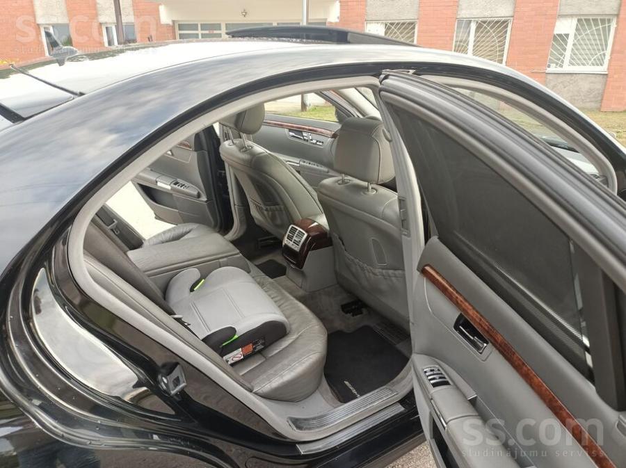 Черный Мерседес С 350 2006 в Елгава, объемом двигателя 3.50 л и пробегом 217 тыс. км за 7500 €, фото 6 на AUTOMOTO.COM.LV