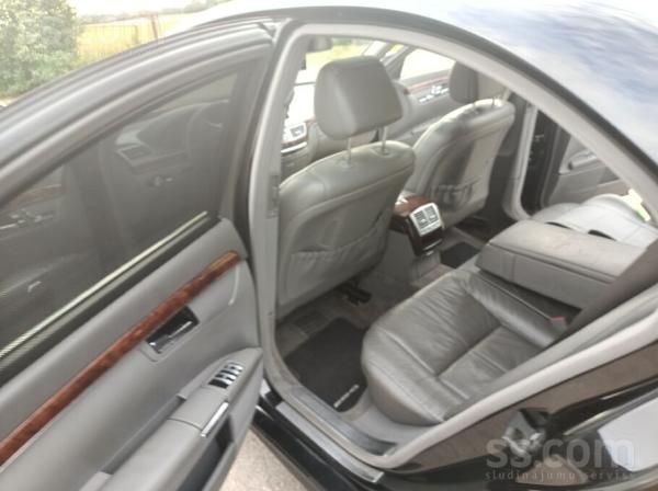 Черный Мерседес С 350 2006 в Елгава, объемом двигателя 3.50 л и пробегом 217 тыс. км за 7500 €, фото 6 на AUTOMOTO.COM.LV
